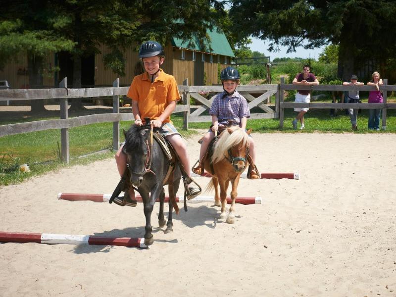 DEERHURST RESORT | ⋆⋆⋆ | HUNTSVILLE, CANADA | SEASON DEALS FROM $174